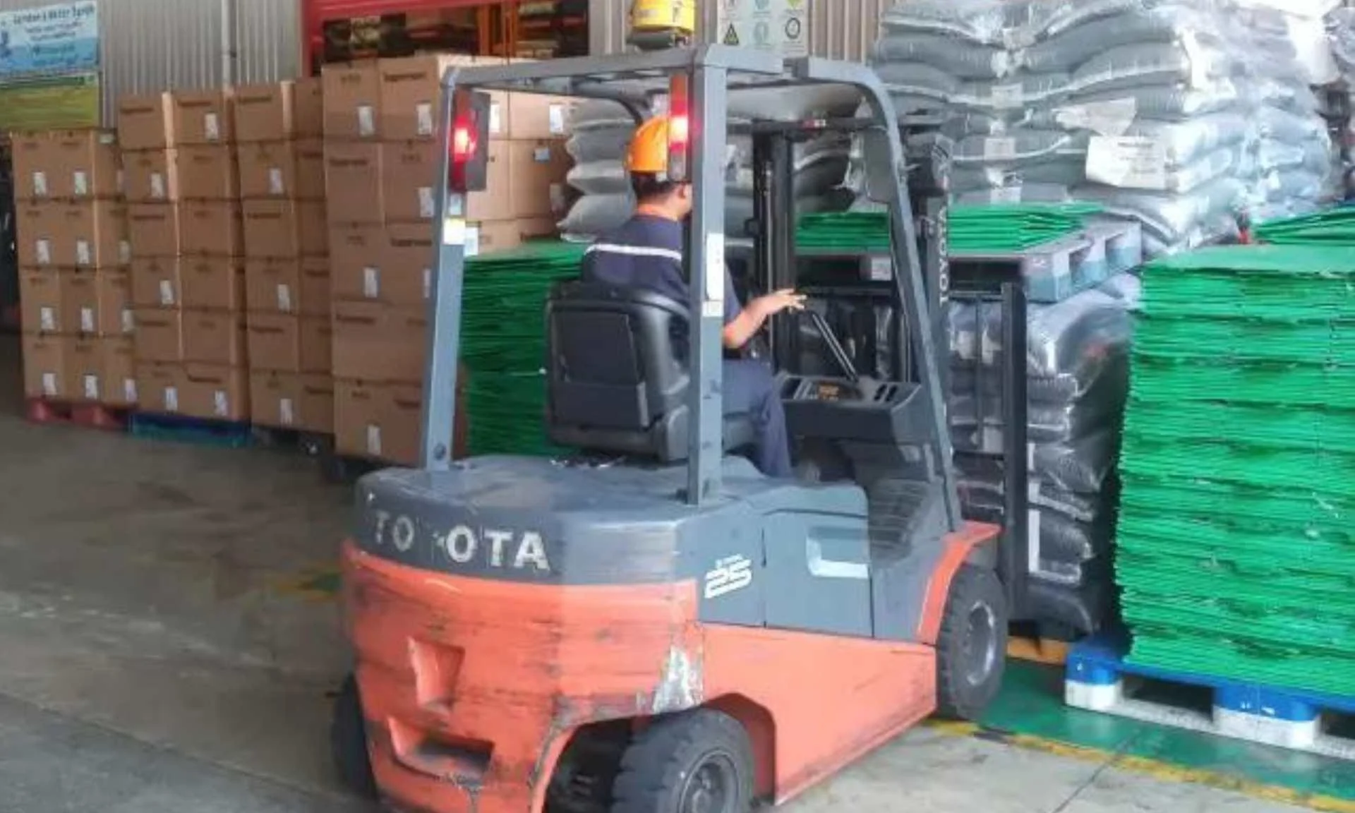 Uji Riksa Forklift